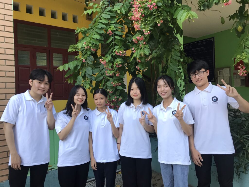 Sparx* Grants Over VND 1.3 Billion in Scholarship Awards to Six ...